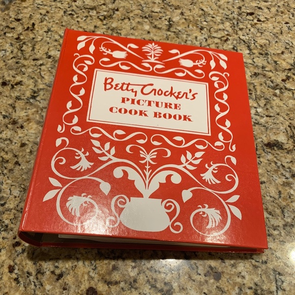 Betty Crocker | Accents | Vintage Betty Crocker Picture Cookbook Binder ...